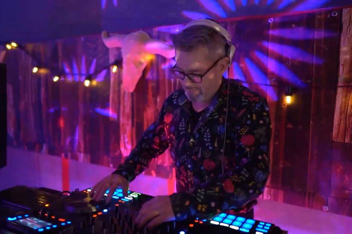 Geluidsman huren in Amsterdam e.o. met eigen geluidsinstallatie